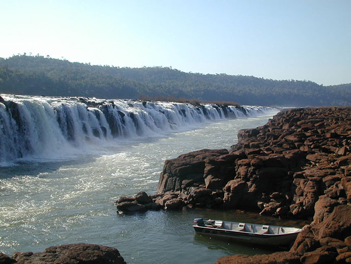 Ibera wetlands and mocona waterfalls | Kallpa I Tour Operator